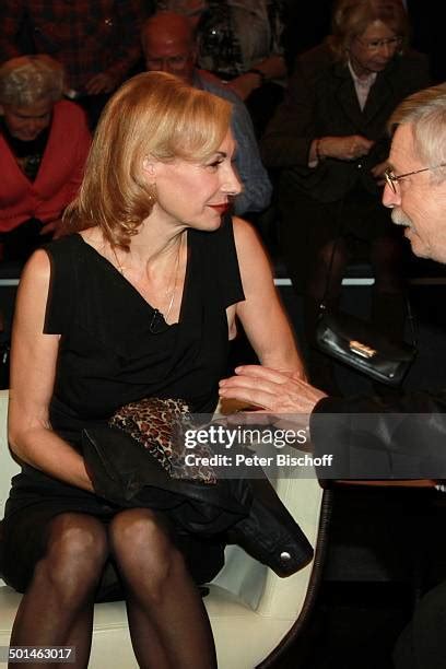 Bb Wolf Photos And Premium High Res Pictures Getty Images