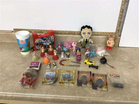 Misc Vintage Toys Stranger Things Figures Cupcake Dolls And More Currie Auction Service