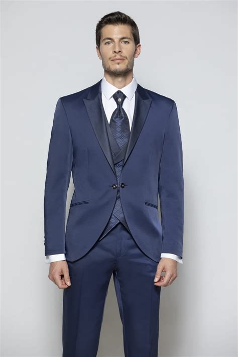 Traje De Novio Azul Marino Sofisticado Novias Victoria