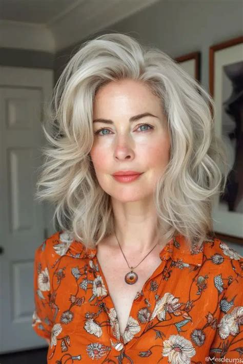 Chic Medium Hairstyles For Women Over 40 Timeless Cuts And Trendy