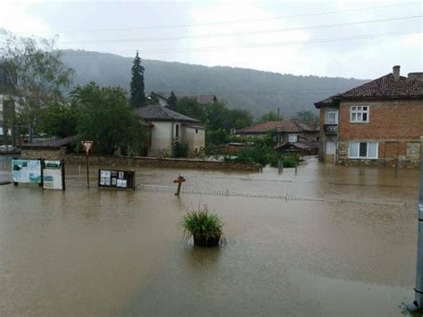 Кметът на с Кости Всичко е разрушено няма вече улици Lupa Bg