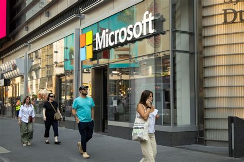 Microsoft Says Iranian Hackers Targeted Us Political Campaigns