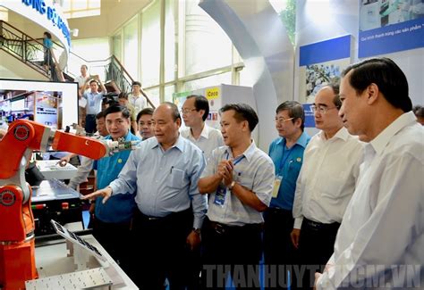 Thủ Tướng Chính Phủ Gặp Gỡ Công Nhân Lao động Kỹ Thuật Cao Tại Tphcm