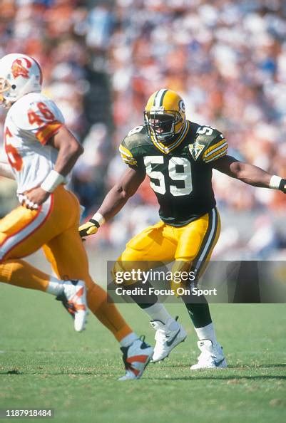 Wayne Simmons Of The Green Bay Packers In Action Against The Tampa