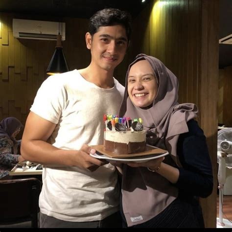 10 Potret Seru Puteri Anne Makan Bareng Keluarga Dan Teman