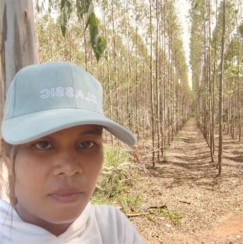 Moeys Cambodia សៀវភៅ ផែនដី និង បរិស្ថាន វិទ្យា សៀវភៅ ផែនដី និង បរិស្ថាន វិទ្យា ជា ប្រភេទ សៀវភៅ