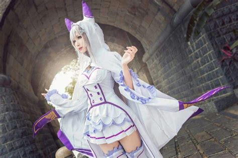 Emilia Re Zero Cosplay Anime Amino