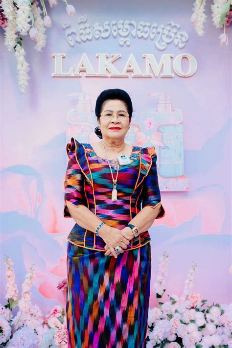 ល្បីមិនទាន់កែខ្លួន លោកជំទាវ ហ៊ុន ស៉ីណាត លើកទឹកចិត្ត ប៊ុត សីហា ថា… Khmerload