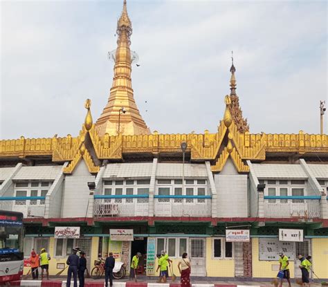 ကျောက်တံတားမြို့နယ်ရှိ တန်ခိုးကြီးဘုရား ဆူးလေစေတီတော်တွင် စုပေါင်းသန့်ရှင်းရေး ဆောင်ရွက