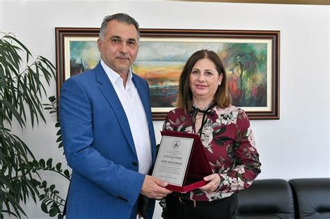 КИБС донираше компјутерска опрема за Педагошкиот факултет при УКИМ … Kibs Ad