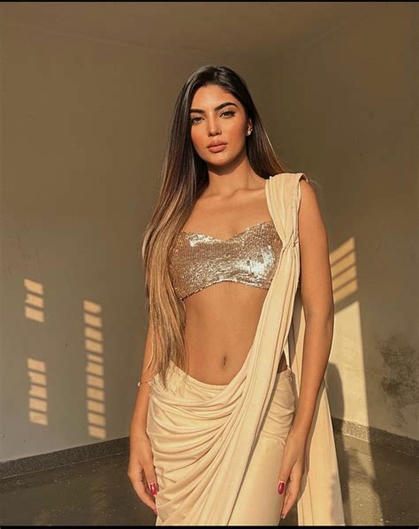 Saloni Rana Navel In Saree Rnavelnsfw