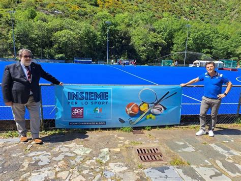 Hockey Su Prato Installate Le Nuove Panchine Dello Stadio Giorgio Arnaldi Liguria Business
