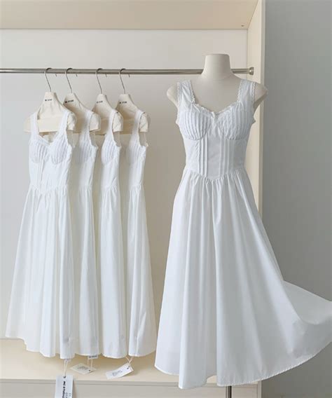 포앤바이앤 ★공주 드레스★ 캡내장 나시원피스 레이스 민소매 핀턱 브라캡 스모크밴딩 슬림핏 하이웨스트 셔링 플레어 풀스커트 화이트 미디 원피스 러블리 브라이덜샤워 셀프