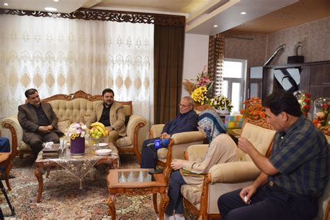 تقدیر رئیس رسانه ملی از فرناز حسن زاده رتبه برتر کنکور سراسری در گروه تجربی