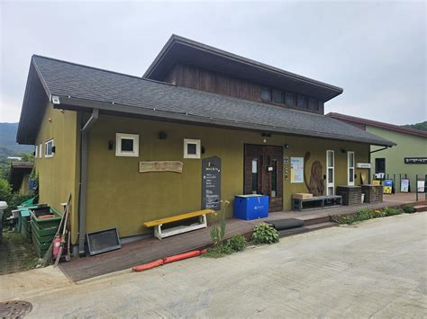 평화를 품은 집 평화 도서관과 평화를 품은 책방을 소개합니다 평산책방