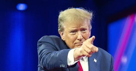 트럼프 대법원 면책특권 심리에 환호6000억 벌금엔 울상