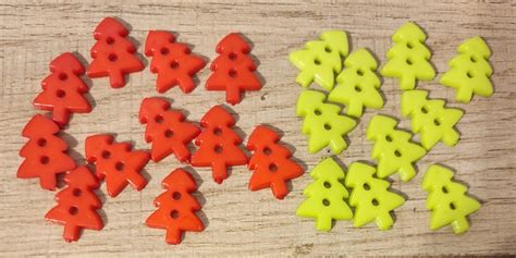 Free New 41 Buttons Red And Green Tree Buttons 2 Hole Sewing
