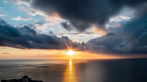 어두운 구름과 밤에 바다의 이미지 밤 바다 사진 대양 바다 파워포인트 배경 일러스트 및 사진 무료 다운로드 Pngtree