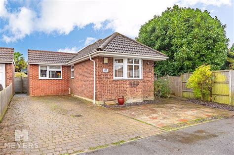 Coombe Avenue Redhill Bh10 3 Bed Detached Bungalow For Sale £350000