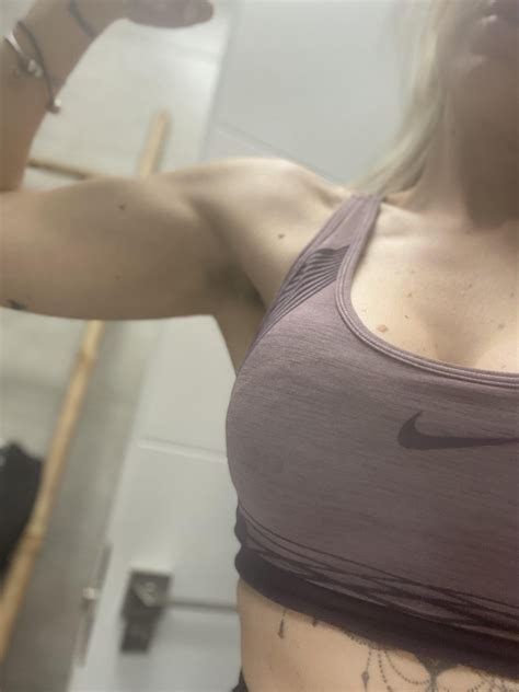 I Know You Love The Superior Shape Of My Biceps Rhairyfitwomen