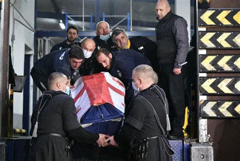 უკრაინაში დაღუპული ქართველი მებრძოლები საქართველოში ჩამოასვენეს კვირის პალიტრა