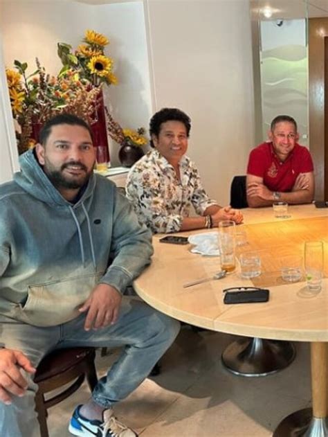 tendulkar meets yuvraj agarkar