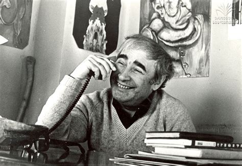 ნოდარ დუმბაძის უნიკალური ფოტოები საოჯახო ალბომიდან კვირის პალიტრა