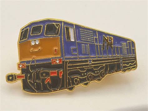 Nir 110 Class Enamel Badge Táilte Tours