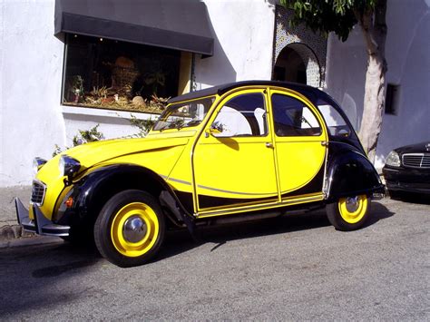 Citroen 2cv Yellow And Black