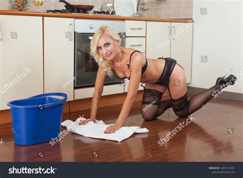 2 993 Nude Cleaning Images Stock Photos Vectors Shutterstock