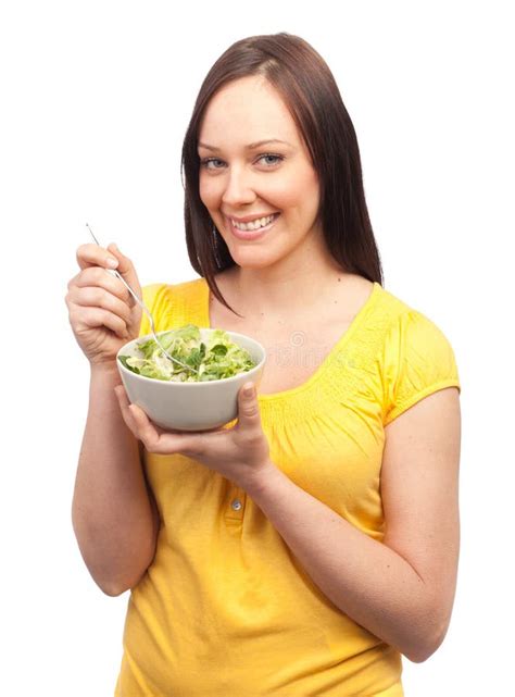 привлекательные детеныши женщины салата портрета еды Стоковое Фото изображение насчитывающей