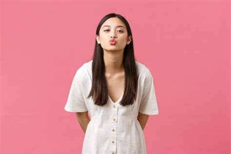 Beaut Motions Des Gens Et Concept De Loisirs D T Belle Fille Asiatique Tendre En Robe