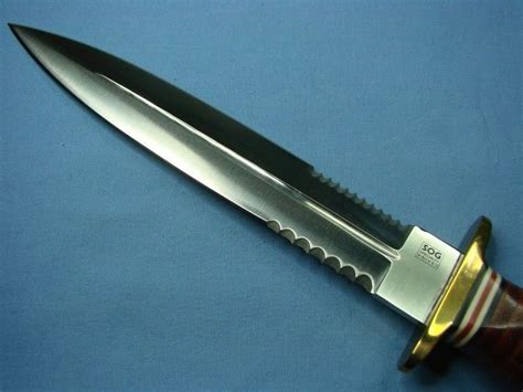 SOG Knives Collectors - Desert Dagger (Leather)