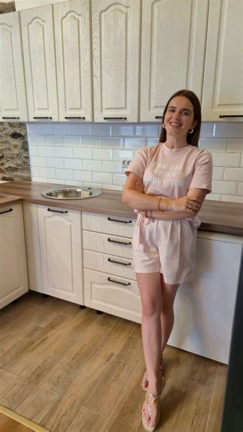 Hristina Pan Денес имам полни 4 месеци и носам фустан од мајка ми 🥹🤍🌸 Instagram