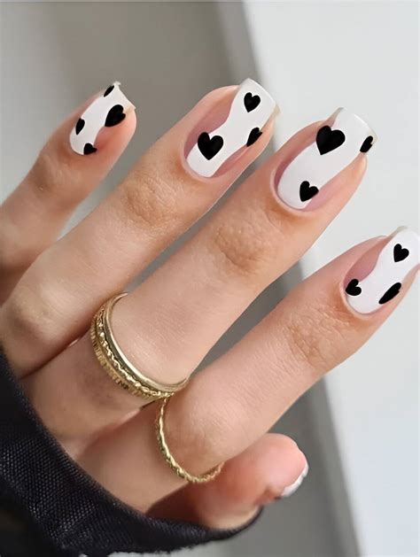 30 Effortlessly Chic Black And White Nail Designs So Easy To Copy
