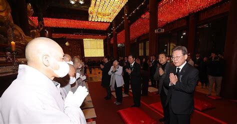 자승 스님 분향소 조문하는 이재명 대표