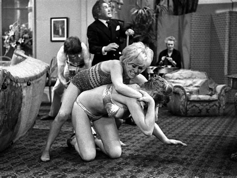 Carry On And Goldfinger Actress Margaret Nolan Dies At 76 Yahoo Movies Uk