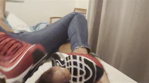 Sneakers Crush And Fun Clips Sale