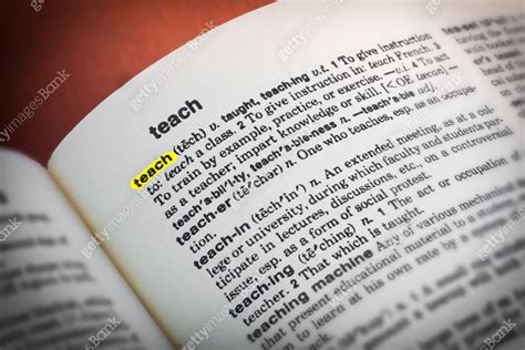 The Word Teach Highlight With Definition 이미지 1016032376 게티이미지뱅크