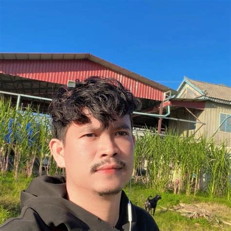 ពាក្យថាទាហានត្រូវតែទៅមុខមិនថយក្រោយឡើយ