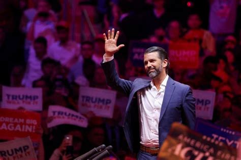 Армията на Тръмп 5 деца от 3 жени и амбициозни снахи Графика