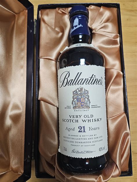 발렌타인 21년산 데이 술 한병을 10년 넘게 마시는 이야기