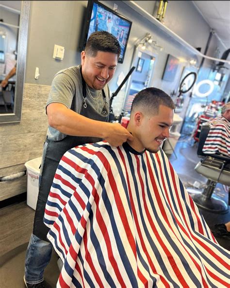 Carlos Barbers