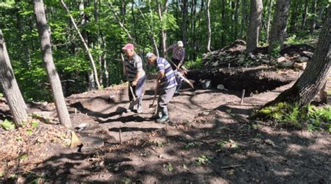 Șantierul Arheologic De La Târcov Cetatea Dacică Din Munții Buzăului Revine în Atenția