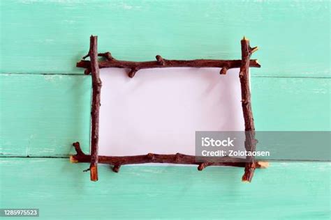 브랜치로 만든 프레임입니다 텍스트의 빈 장소가 있는 프레임입니다 엽서에 대한 프레임입니다 유기농 컨셉 0명에 대한 스톡 사진 및 기타 이미지 Istock