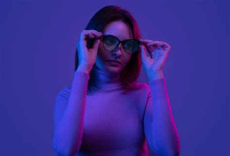 Premium Photo Futuristic Girl Wearing Digital Glasses