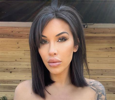 Savanna Santos Biography 30 Photos Age Height Real Name Instagram