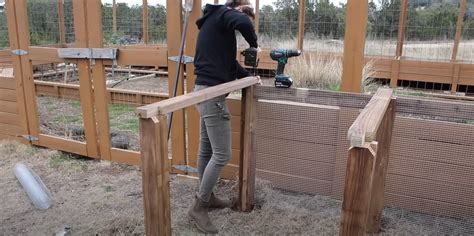 How To Build A Compost Bin In Easy Steps Wilker Do S