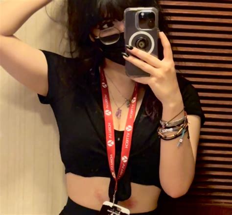 Rainhoes Wikipedia How Does She Look And Net Worth