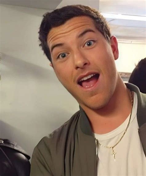 Taz Skylar Novios Celebridades Sanji One Piece